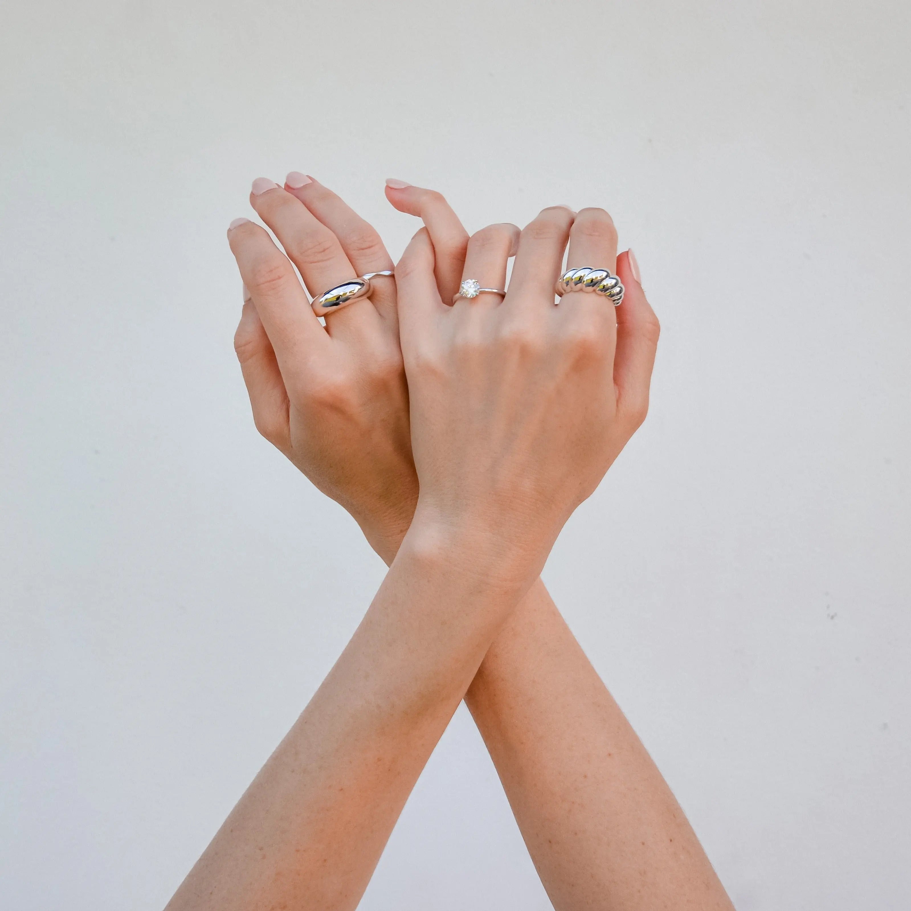 Bee Engagement Ring Round™ – Kelly Jay Jewellery